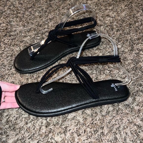 Sanuk | Shoes | Sanuk Black String Sandals Size | Poshmark